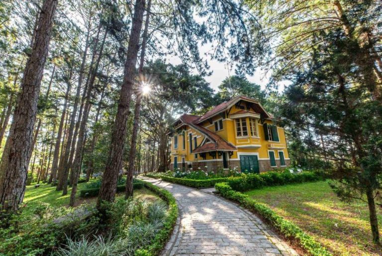 Khám phá Dinh Bảo Đại Đà Lạt, kiến trúc cổ xưa đẹp mê hồn